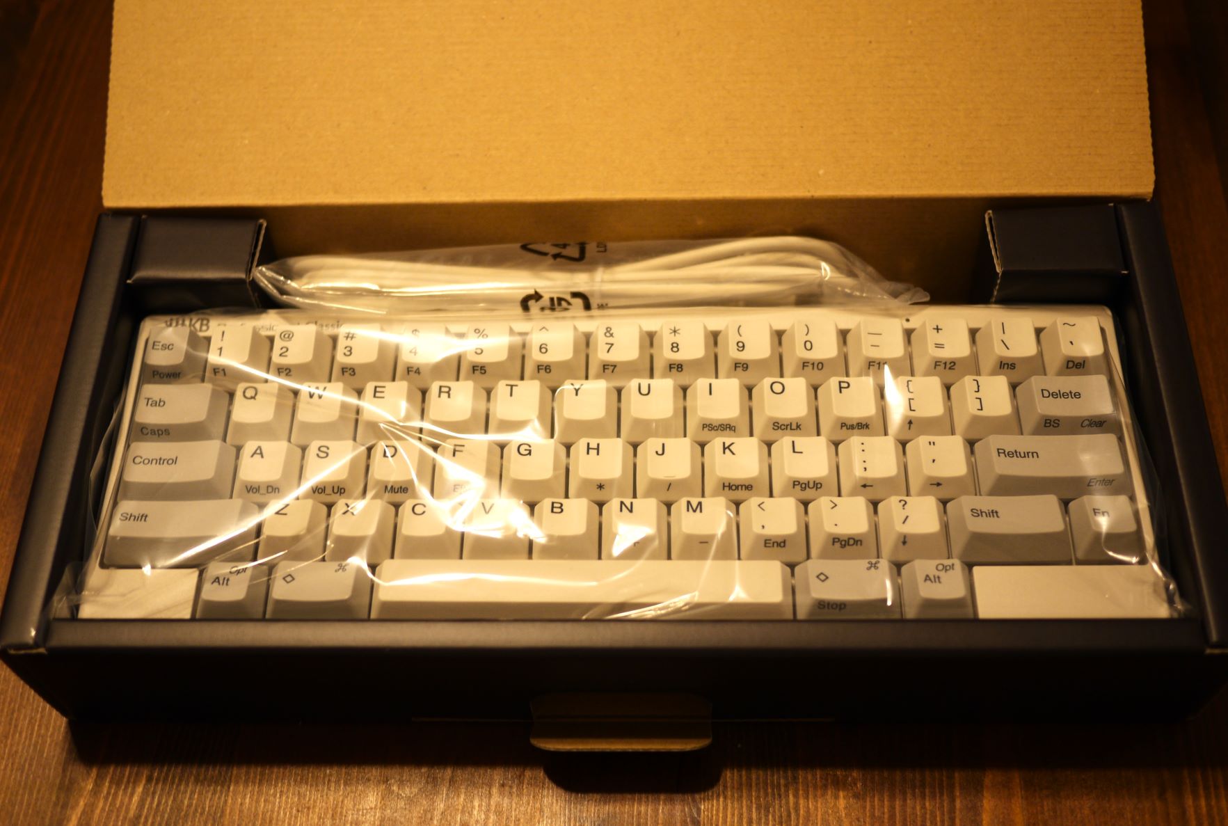 【HHKB Classicレビュー】汎用性を犠牲にして入力しやすさを追求したHHKB - YashuLog