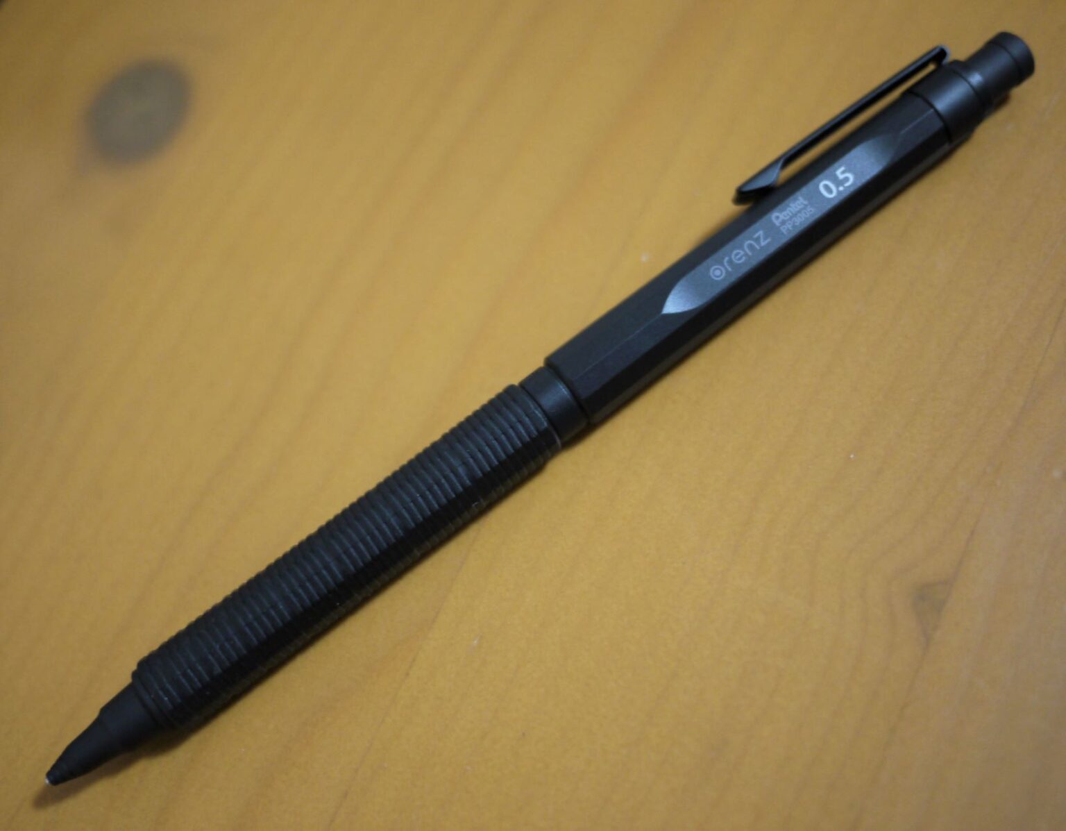 オレンズネロ0.5mm レビュー【取扱注意。でも質感高くアイディア満載】 - YashuLog